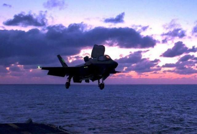 中國一艘加長版052D服役，裝米波雷達，或將“拍”死F35？ – 頭條新聞